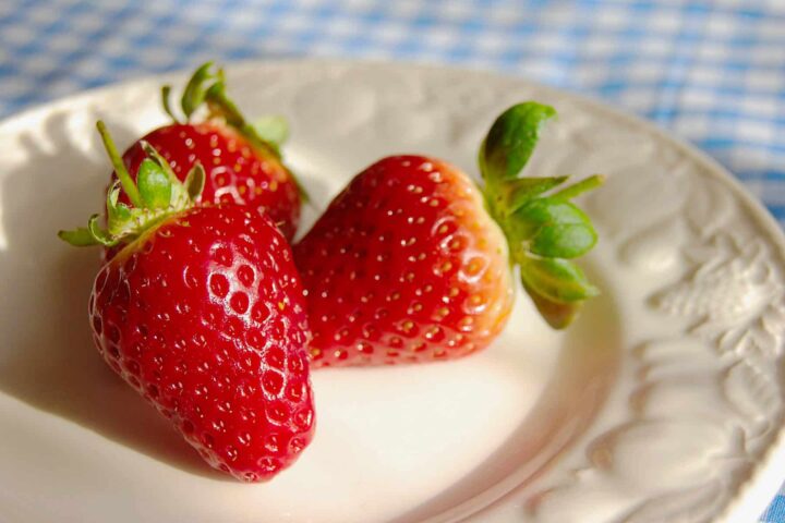 45 Types of Strawberries: (A to Z) Photos