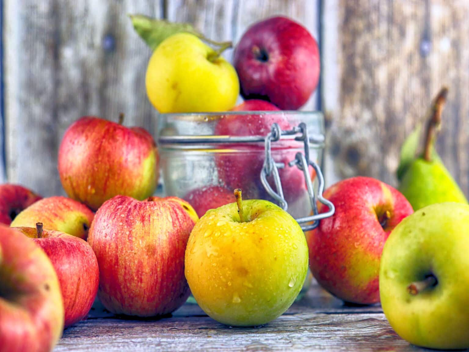 27 Types of Sweetest Apples 🍎 A-to-Z | Photos - Butter N Thyme